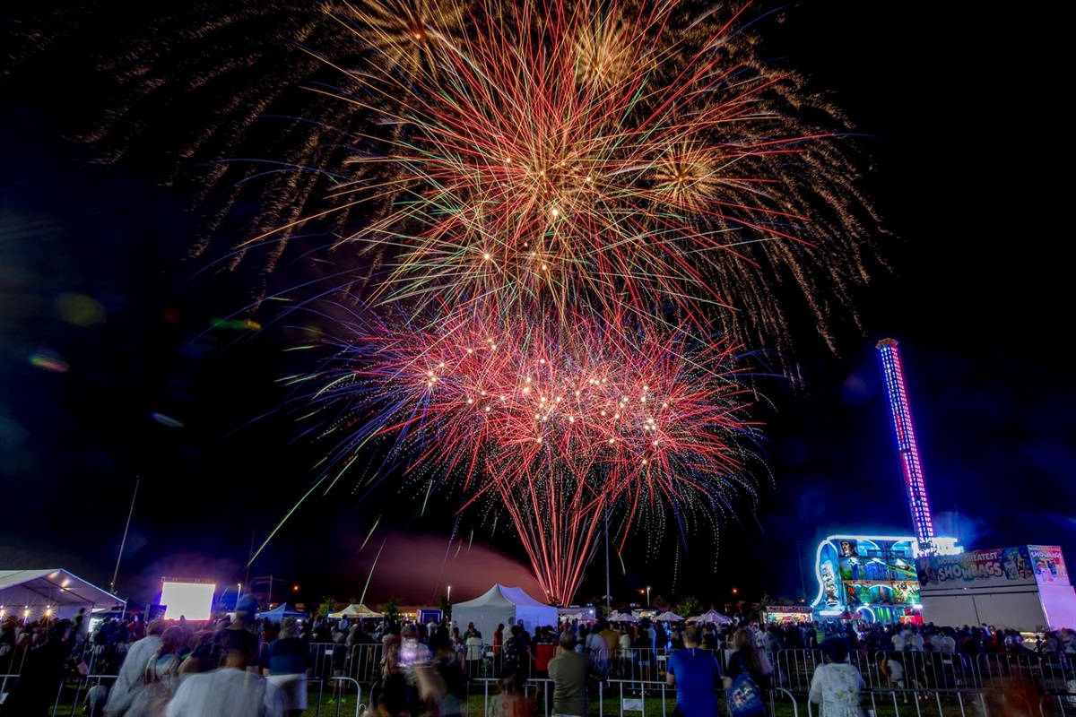 March Fireworks Spectacle at Craigieburn Anzac Park | Mirage News
